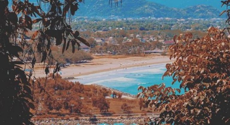 Lokasi, Rute dan Harga Tiket Masuk Pantai Teleng Ria Pacitan - Trip ...